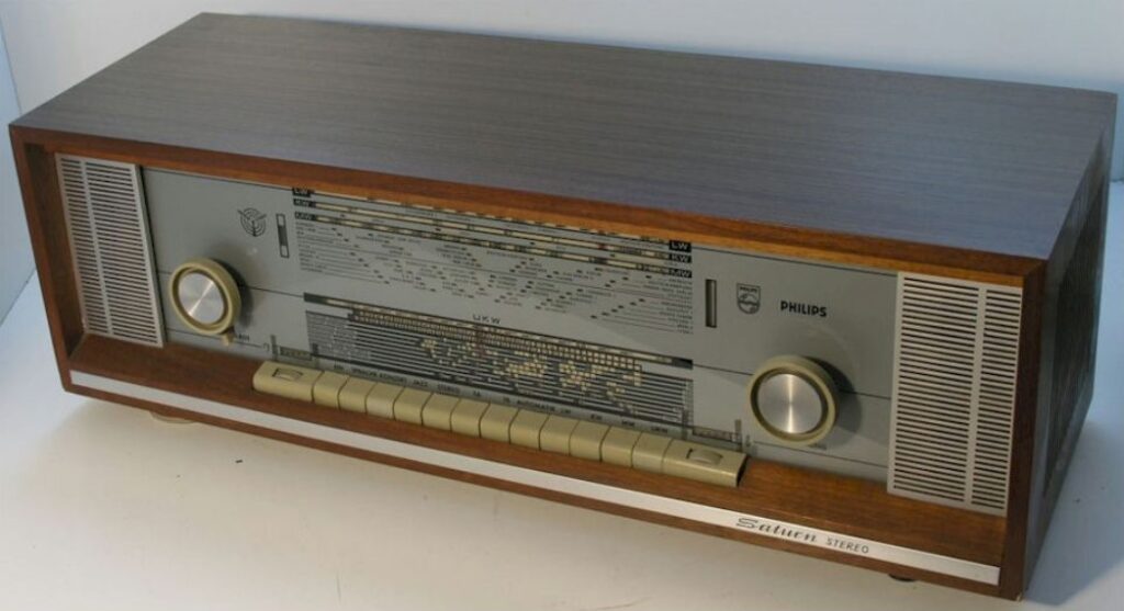 Philips Saturn 851 Stereo – Luxuryradios – Restauro radio e Hi-Fi d'epoca