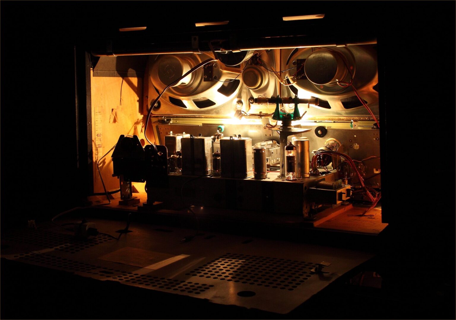 GRAETZ Sinfonia 522– Luxuryradios – Vintage radio and Hi-Fi restoration